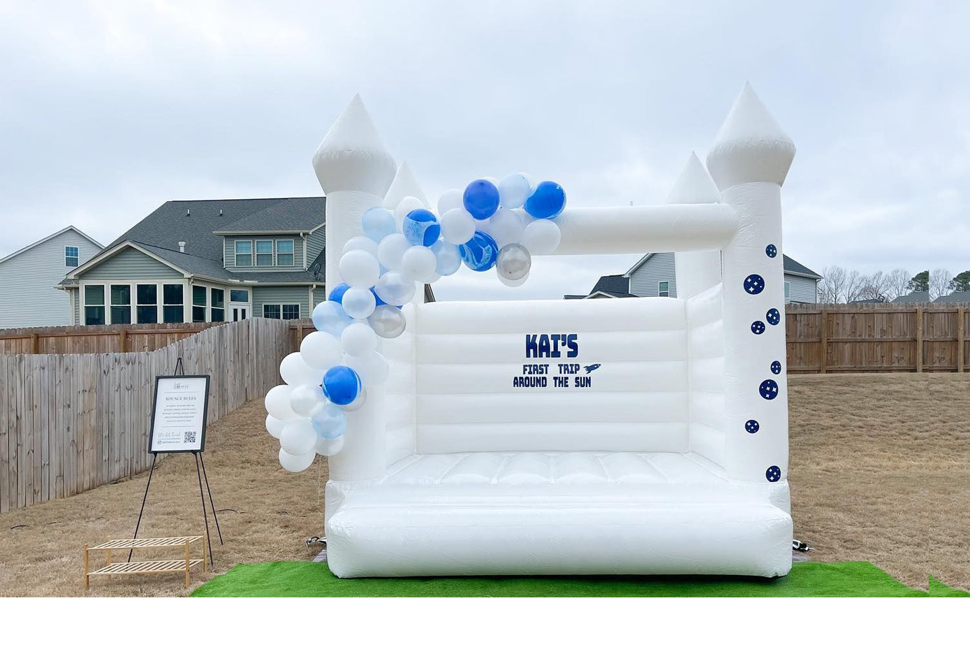Jumping into Elegance: The Magic of White Bounce Houses for Weddings ...