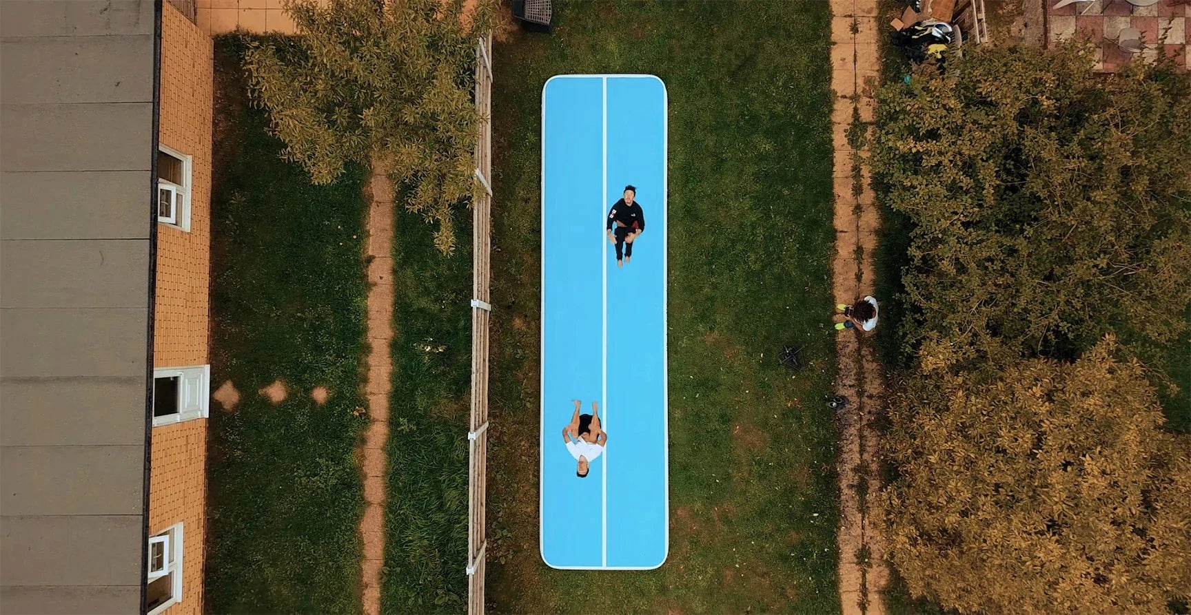 Inflatable air tumble track