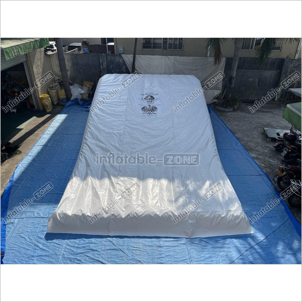 Inflatable Airbag Trampoline Park Jumping Air Bag Inflatable Stunt Bag ...