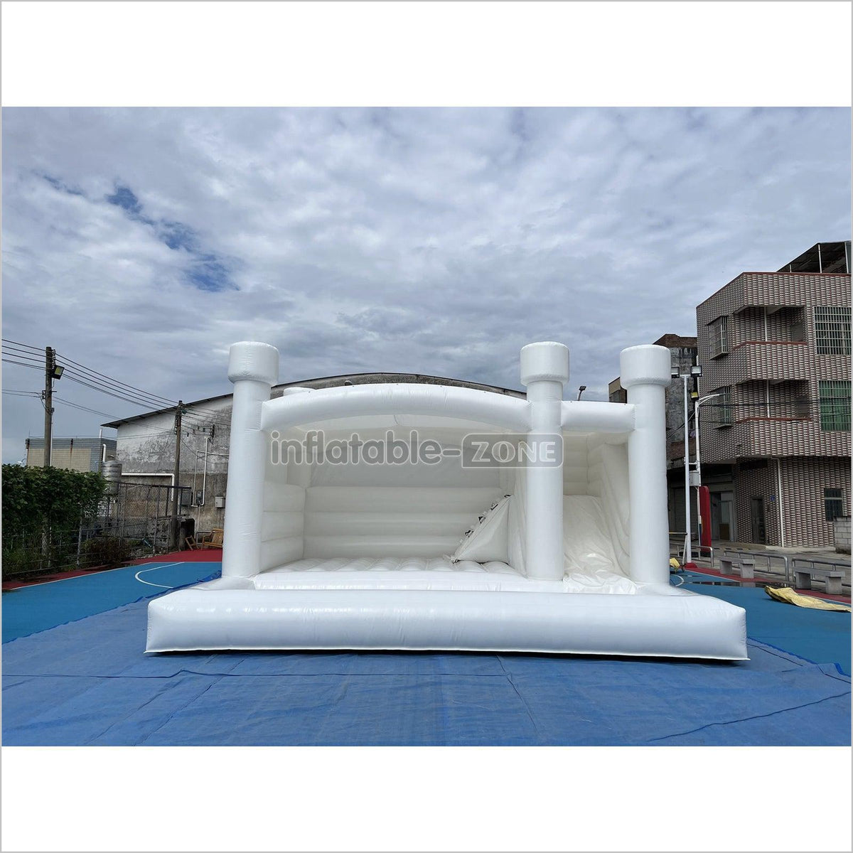 Inflatable White Bounce Castle With Slide Inflatable Water Balloon Poo ...